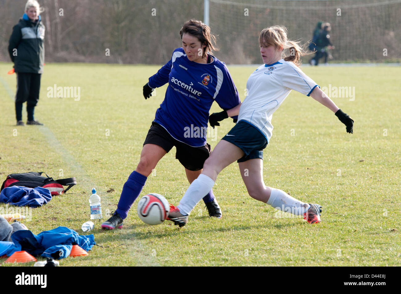 Football tackle hi-res stock photography and images - Alamy