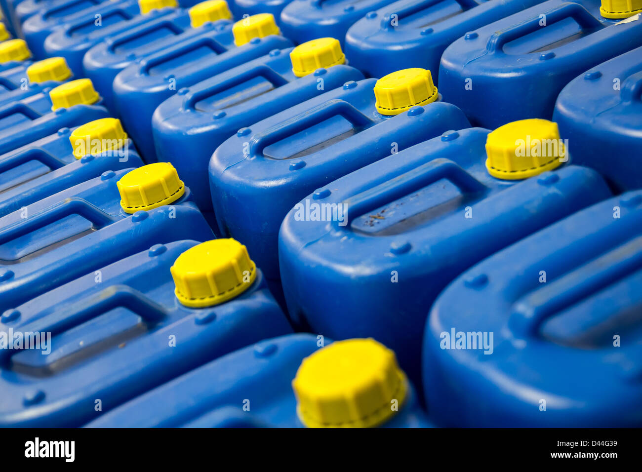 Fuel tanks hi-res stock photography and images - Alamy