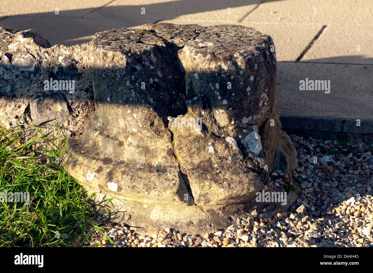 Column base hi-res stock photography and images - Alamy