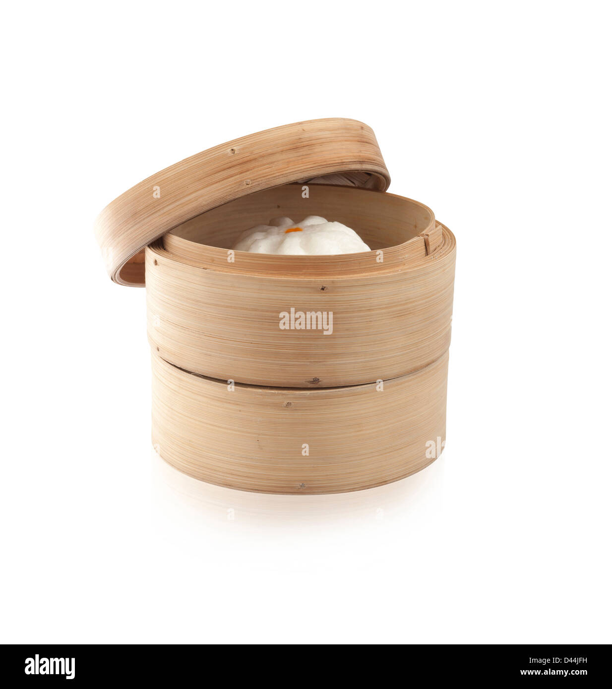 Bamboo dim sum steamed basket isolates on white background Stock Photo ...