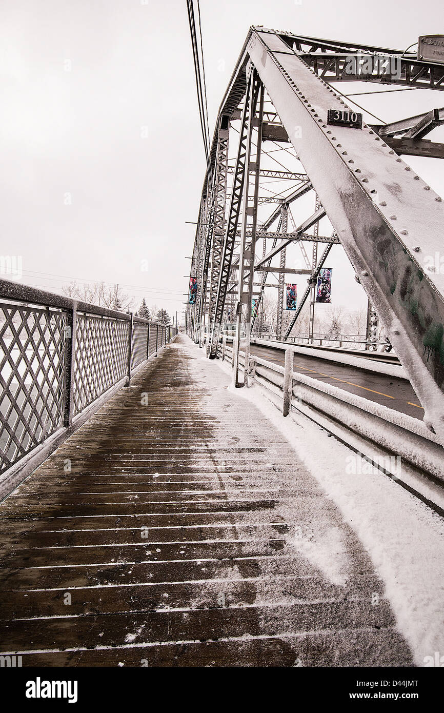 Calgary canada alberta bridge hi-res stock photography and images - Alamy