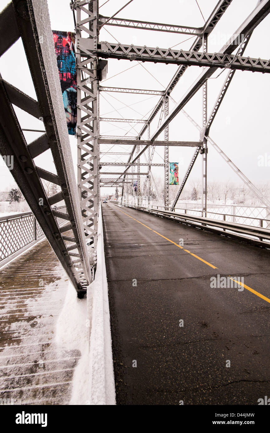 Calgary canada alberta bridge hi-res stock photography and images - Alamy