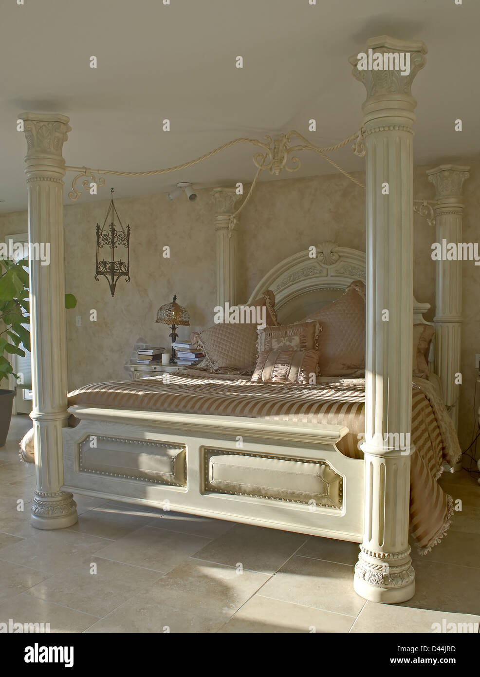 Bed pillars hi-res stock photography and images - Alamy