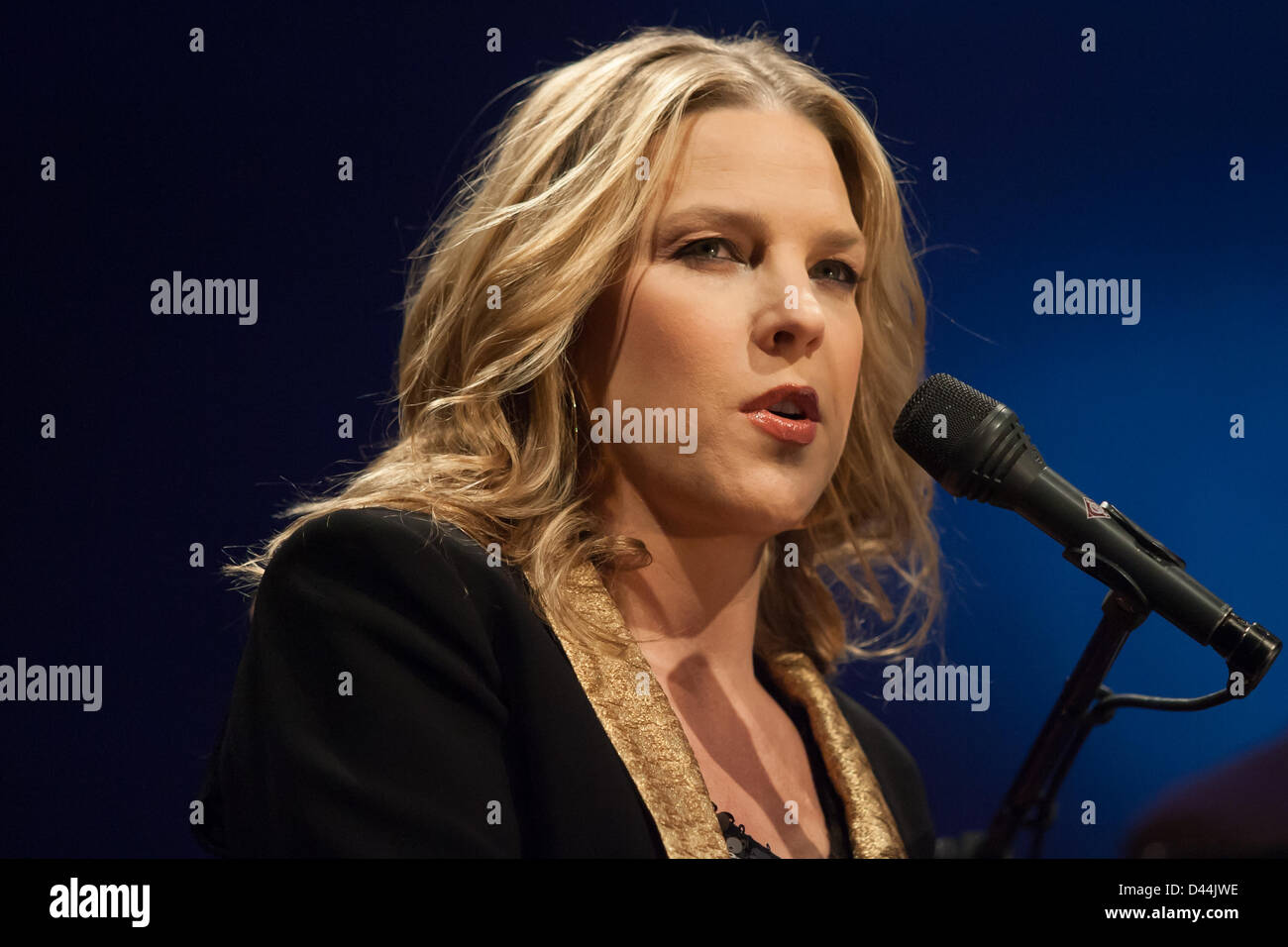 Canadian jazz pianist singer diana hi-res stock photography and images ...