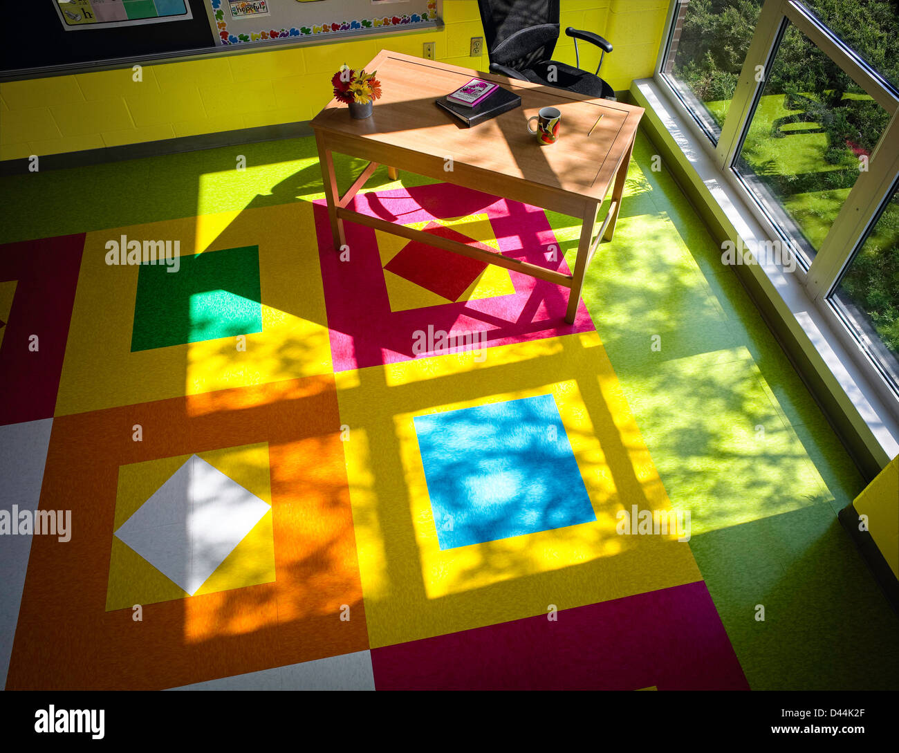 Grade school classroom Stock Photo - Alamy