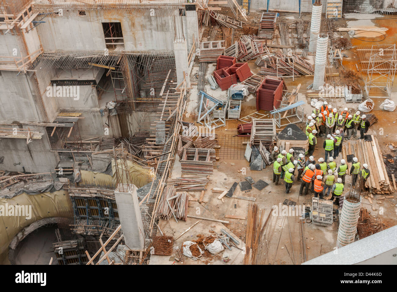 Israel construction workers hi-res stock photography and images - Alamy