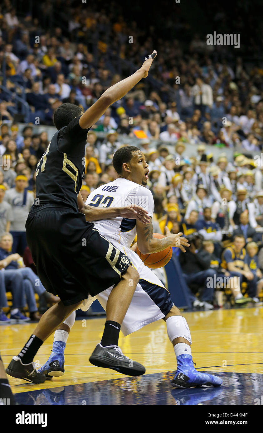 Berkeley university jumper hi-res stock photography and images - Alamy