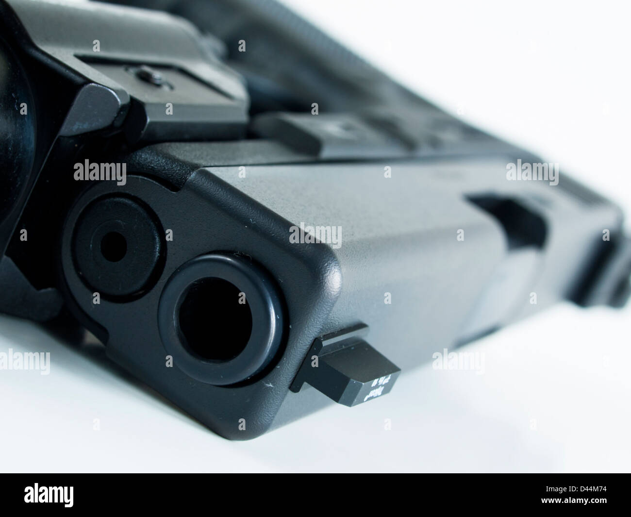 Glock 19 Gen 4 is effectively a reduced-size Glock 17, called the ...