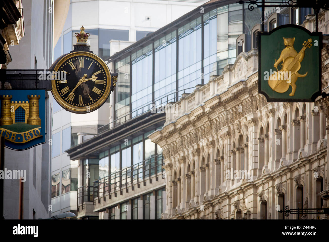 Uk banks logos hi-res stock photography and images - Alamy