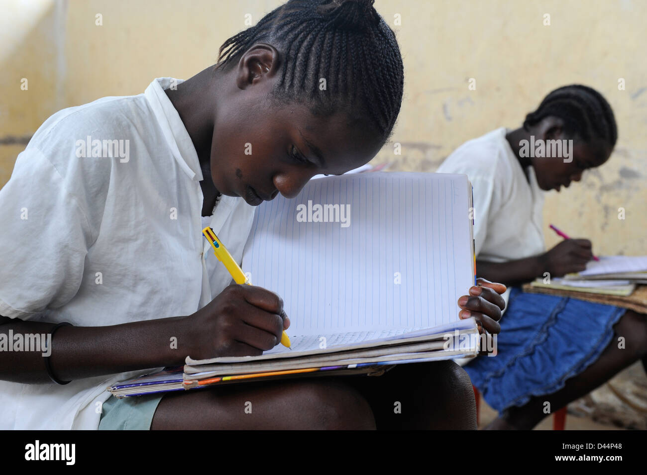 ANGOLA Kwanza Sul, children in school in village Sao Pedro Stock Photo ...