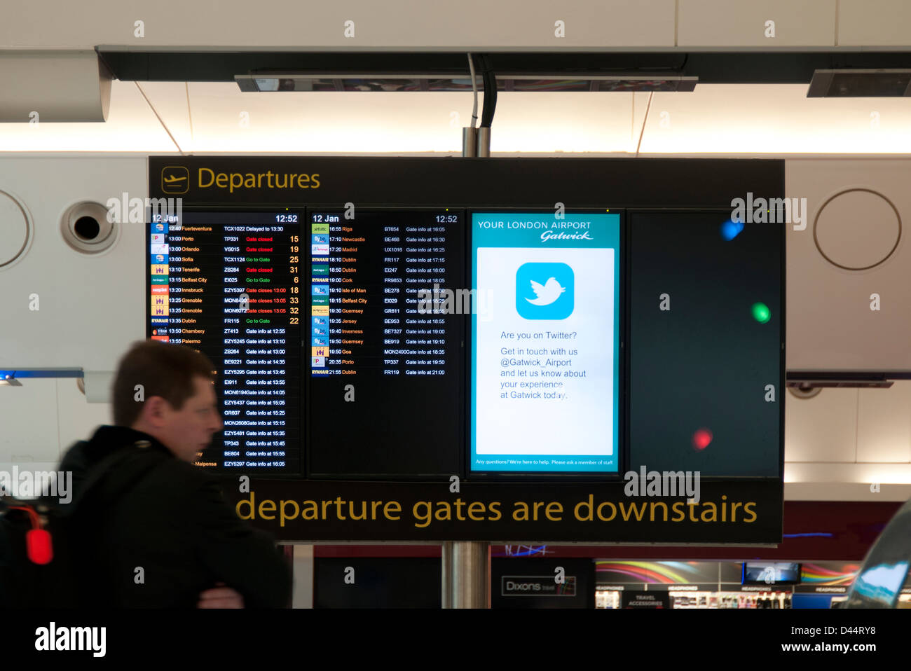 Boarding gates hi-res stock photography and images - Alamy