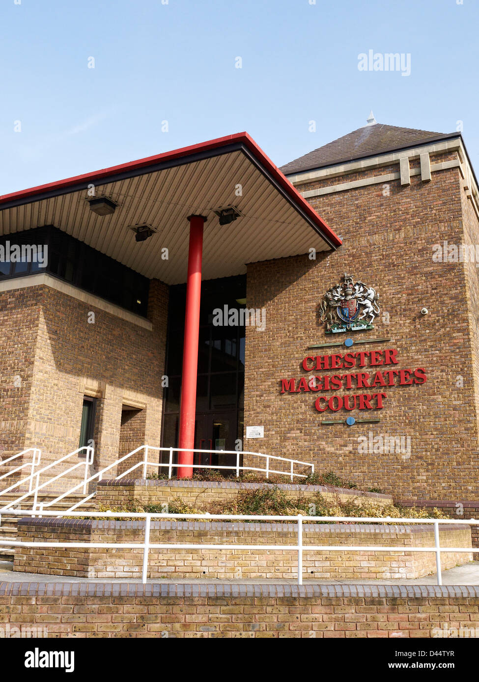 Magistrates court sign hi-res stock photography and images - Alamy