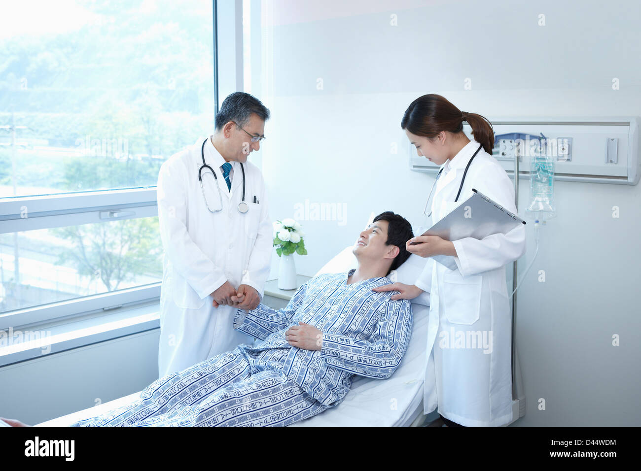 Patient doctor talking motion hi-res stock photography and images - Alamy