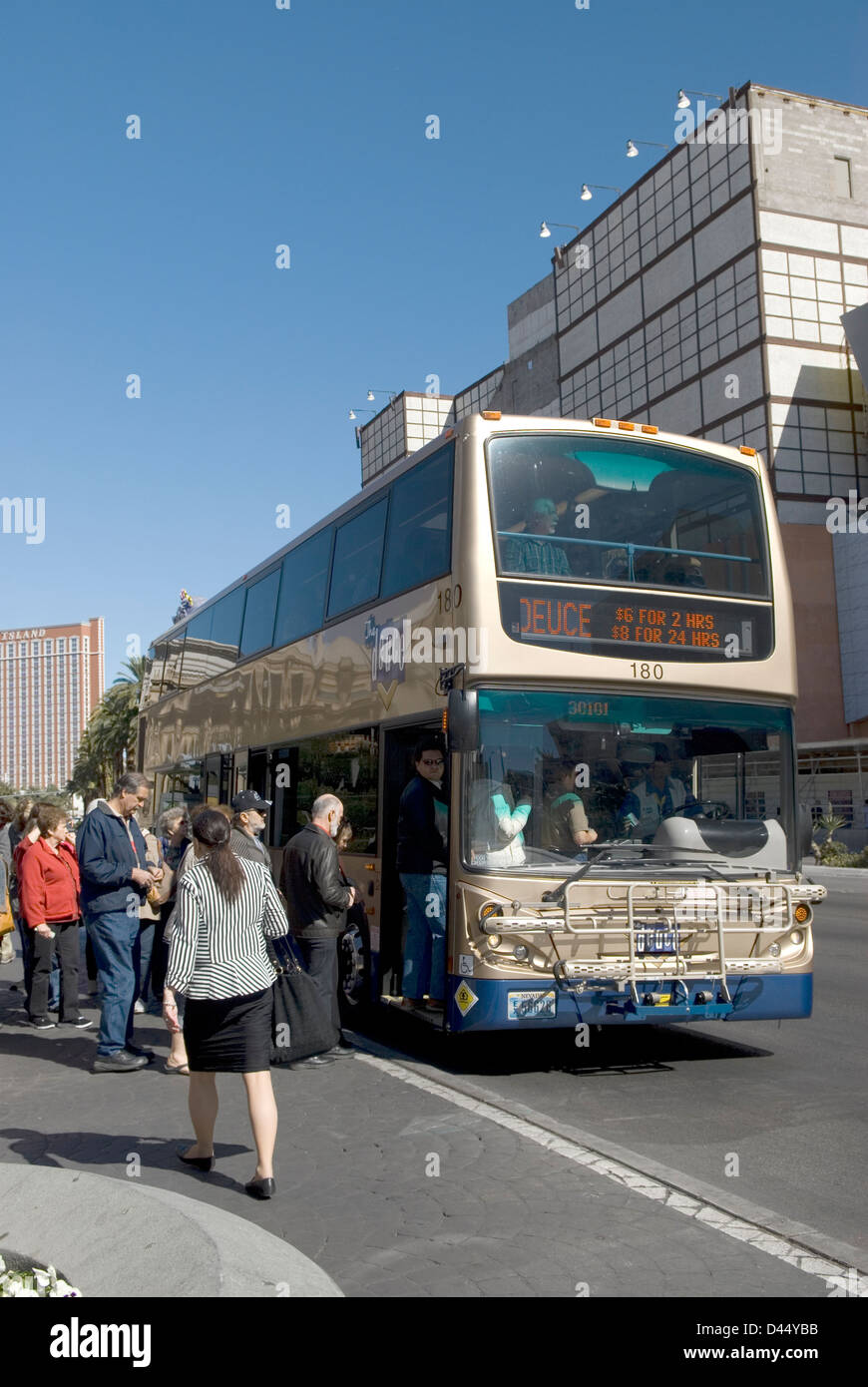 Regional bus hi-res stock photography and images - Alamy