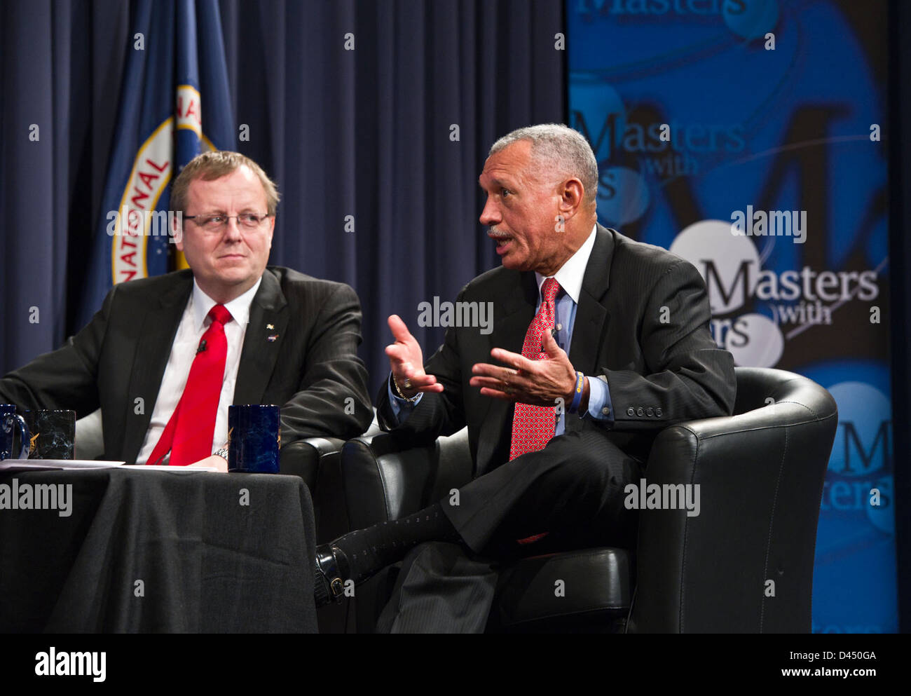 NASA DLR Agreement Signing (201012080005HQ Stock Photo - Alamy