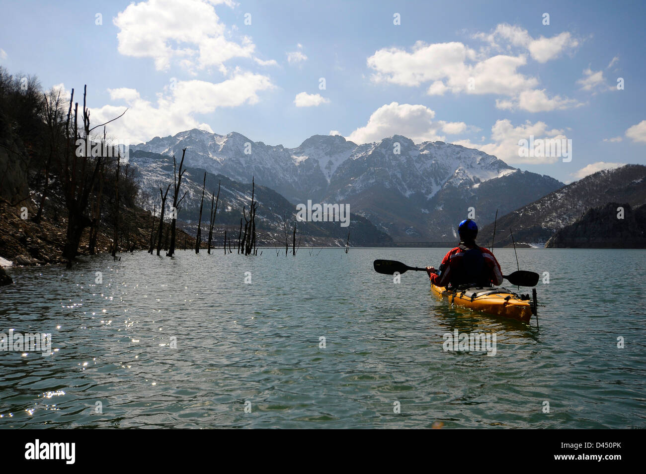 Winter canoe paddling on icy waters Stock Photo - Alamy