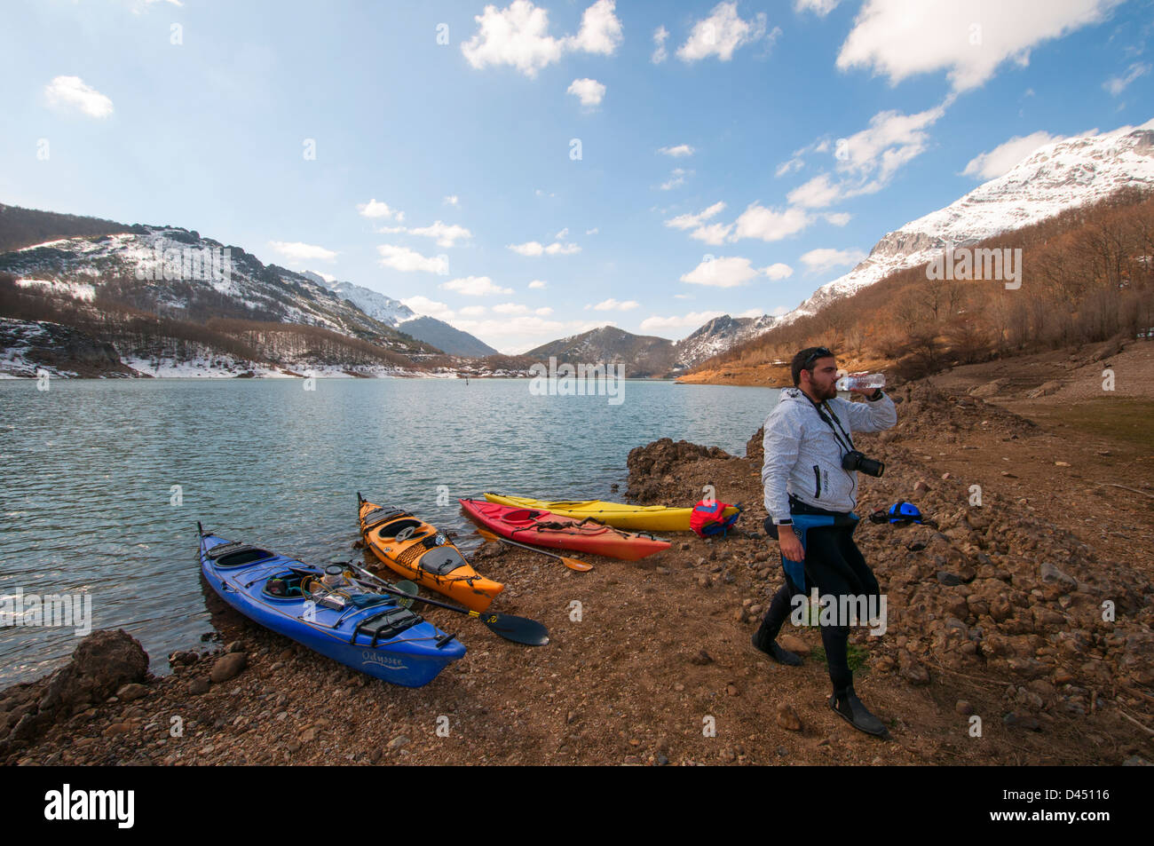 Winter canoe paddling on icy waters Stock Photo - Alamy