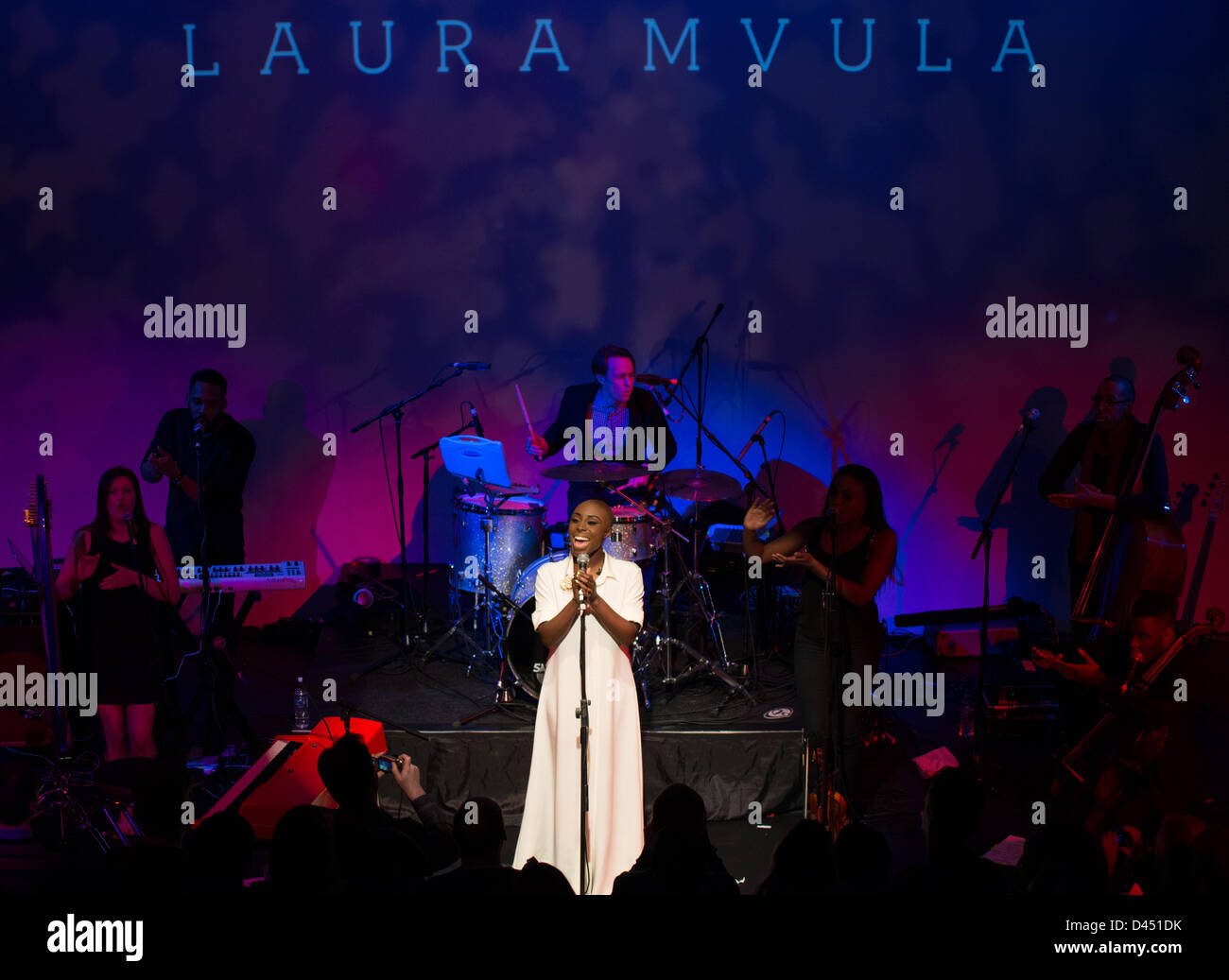 Laura Mvula performing live Stock Photo - Alamy