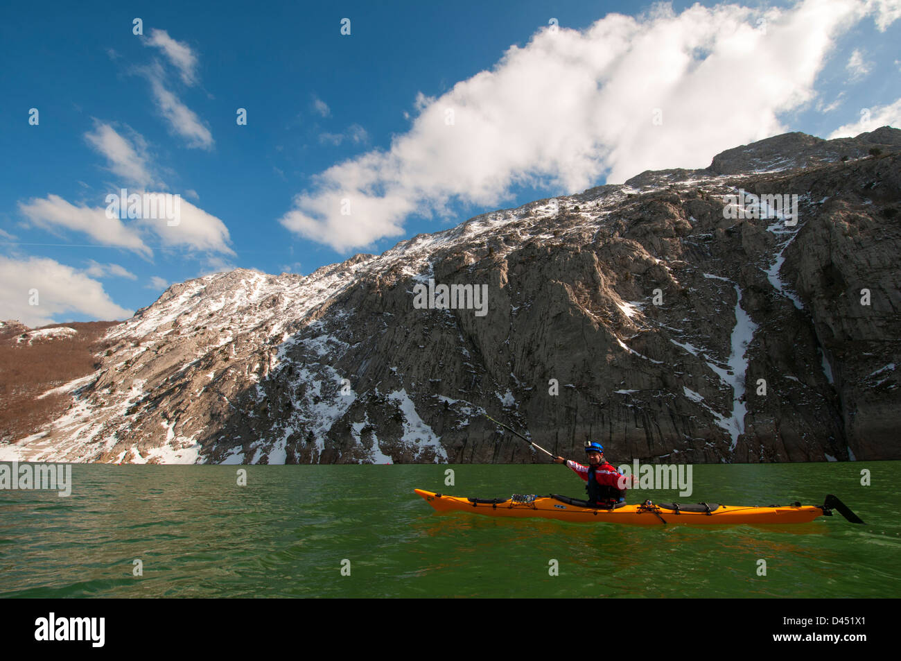 Winter canoe paddling on icy waters Stock Photo - Alamy