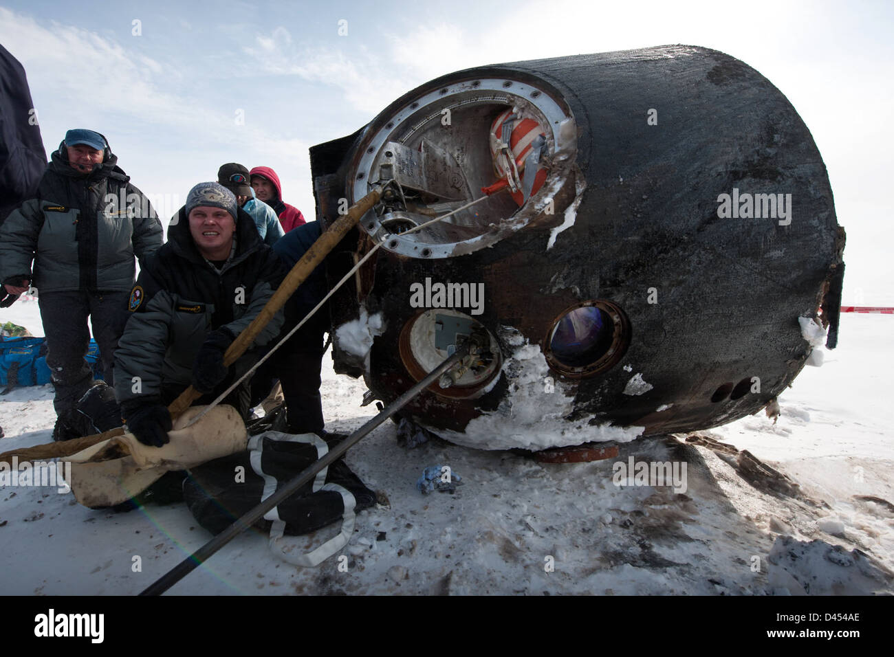 Expedition 26 Soyuz Landing (201103160032HQ Stock Photo - Alamy