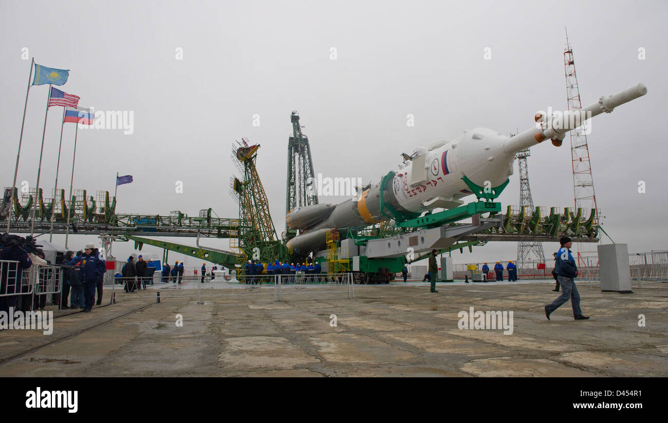 Expedition 27 Soyuz Rollout (201104020009HQ Stock Photo - Alamy