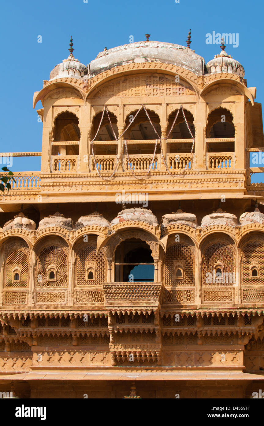 The beautiful Haveli palace made of golden limestone in Jaisalmer Stock ...