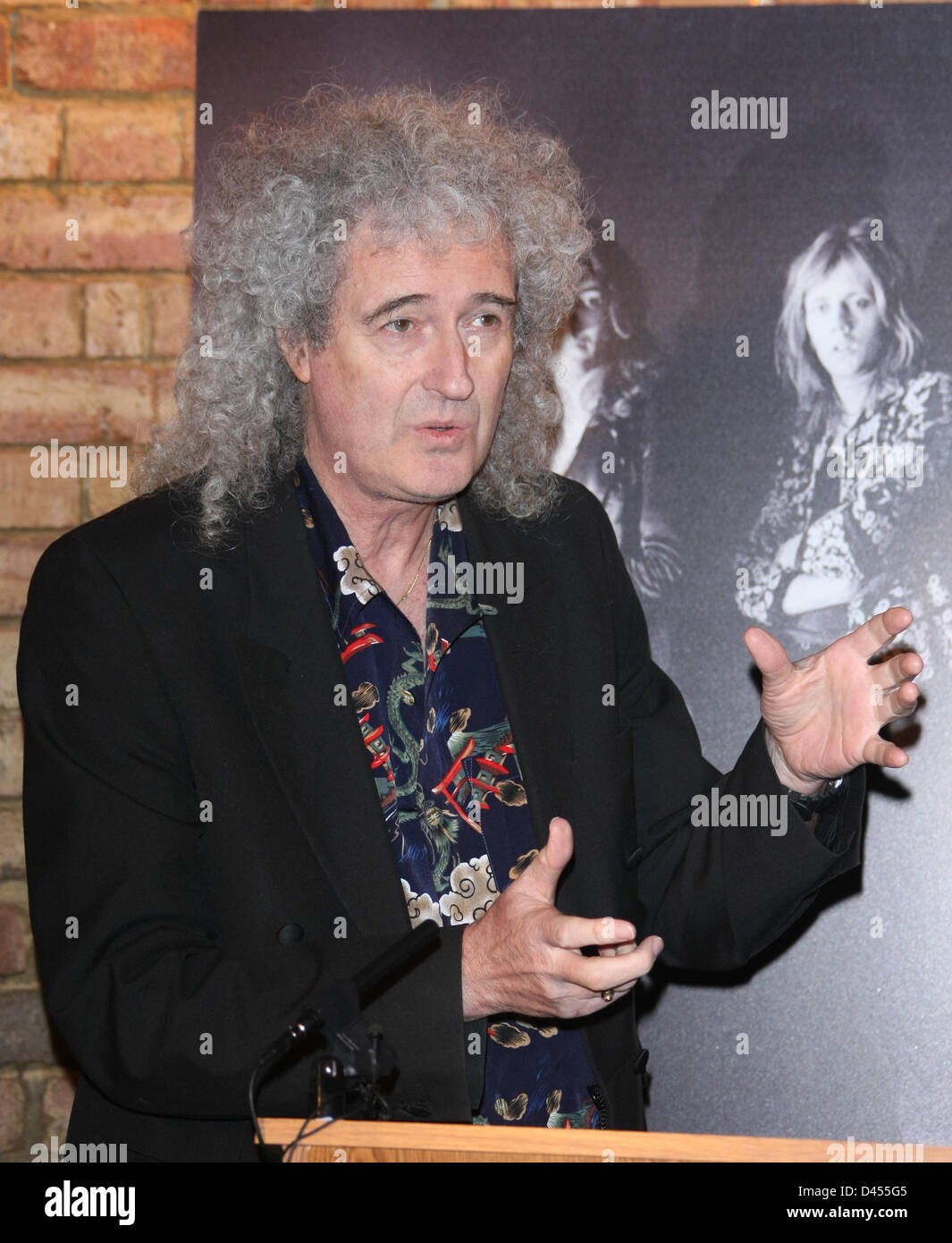 BRIAN MAY PRS FOR MUSIC HONOURS QUEEN WITH A HERITAGE AWARD IMPERIAL ...