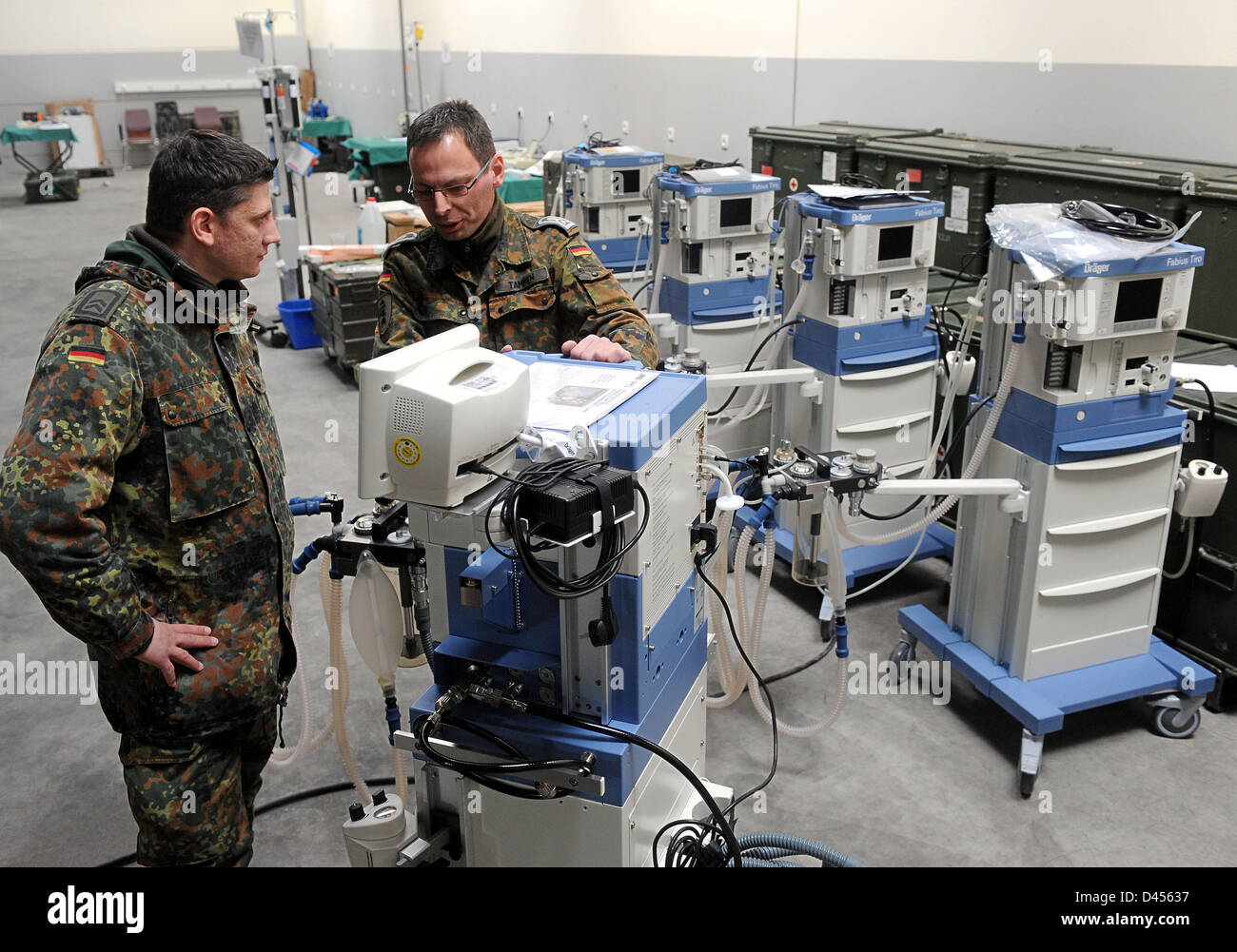 Anaesthesia machine hi-res stock photography and images - Alamy