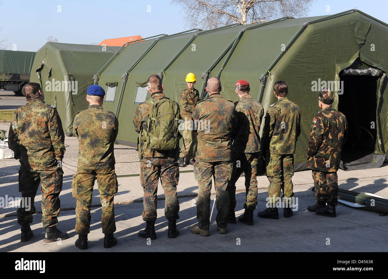 Rapid deployment tents hi-res stock photography and images - Alamy