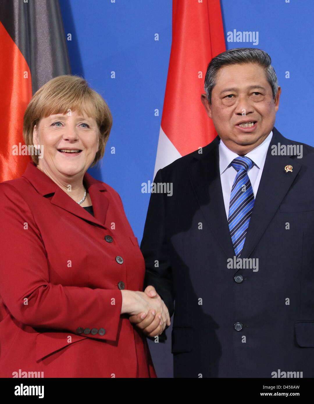 With his partner stephanie hi-res stock photography and images - Alamy