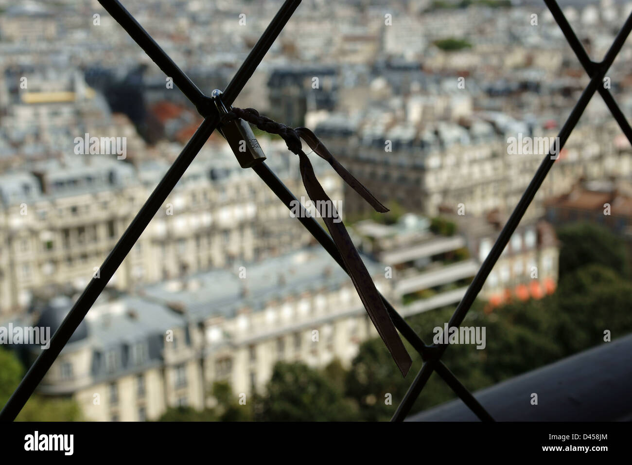 The hanging tower hi-res stock photography and images - Alamy