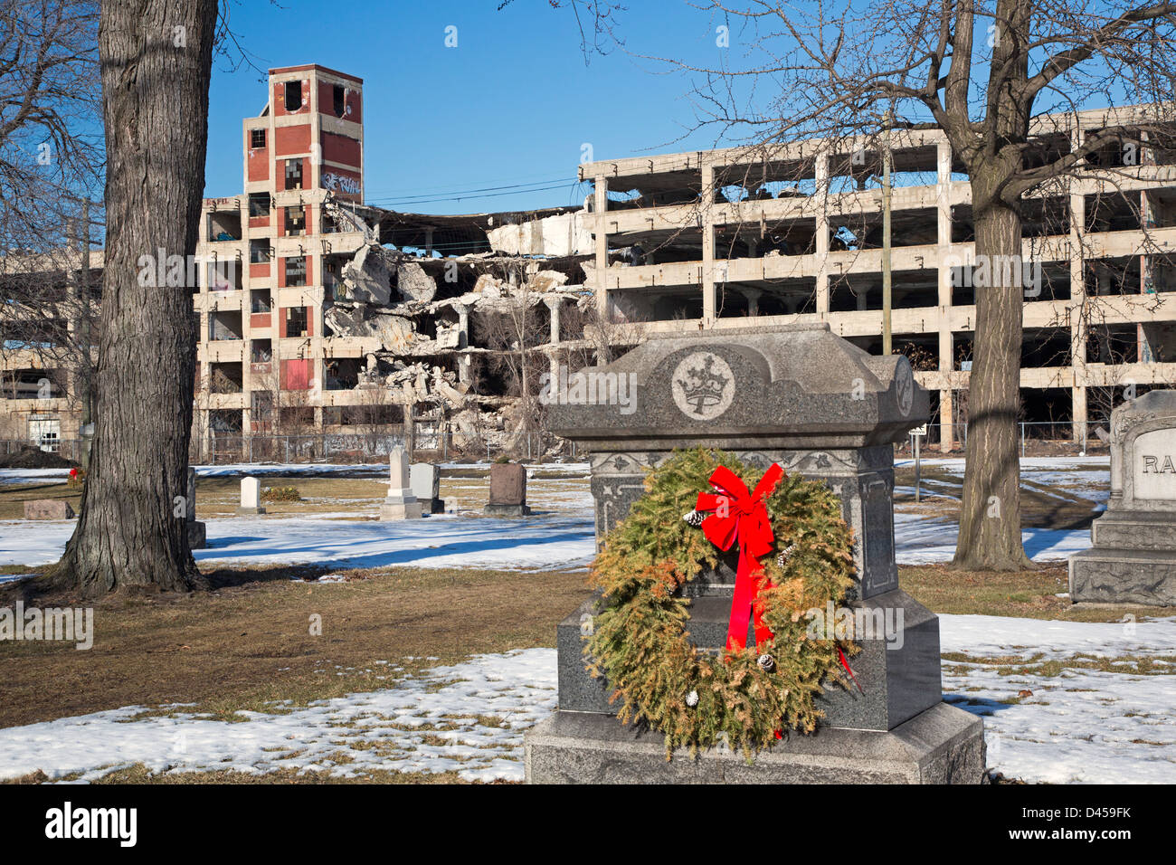 Detroit, Michigan - Graves in Lutheran Cemetery next to the abandoned ...