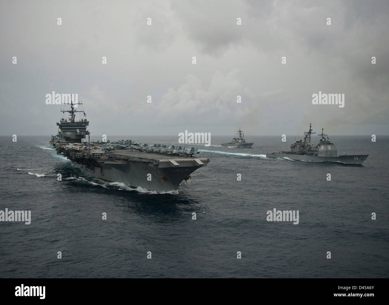 Navy ships maneuver formation hi-res stock photography and images - Alamy