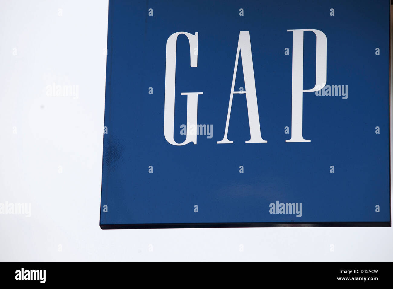 Gap brand hi-res stock photography and images - Alamy
