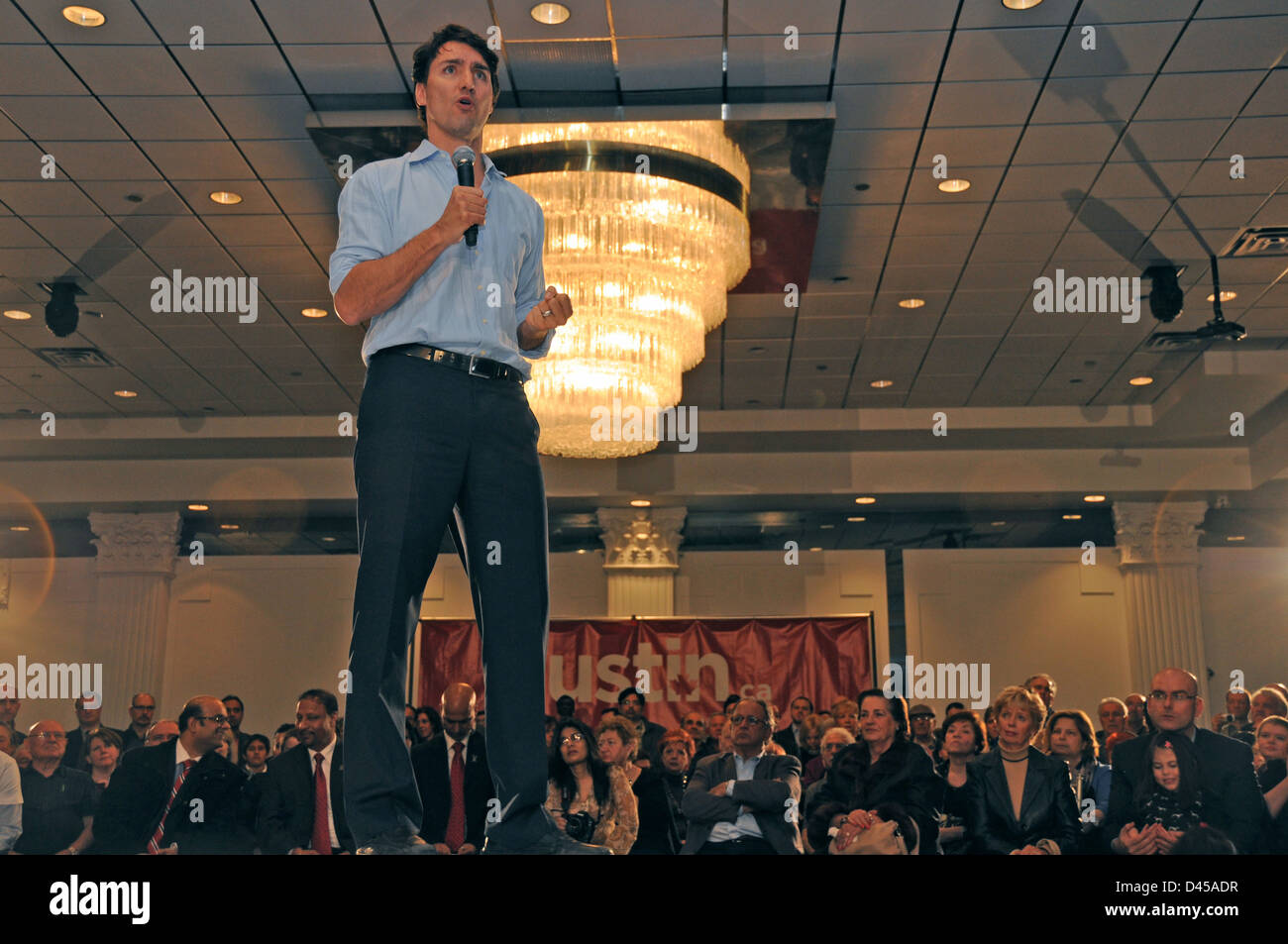 Justin trudeau speaking hi-res stock photography and images - Alamy
