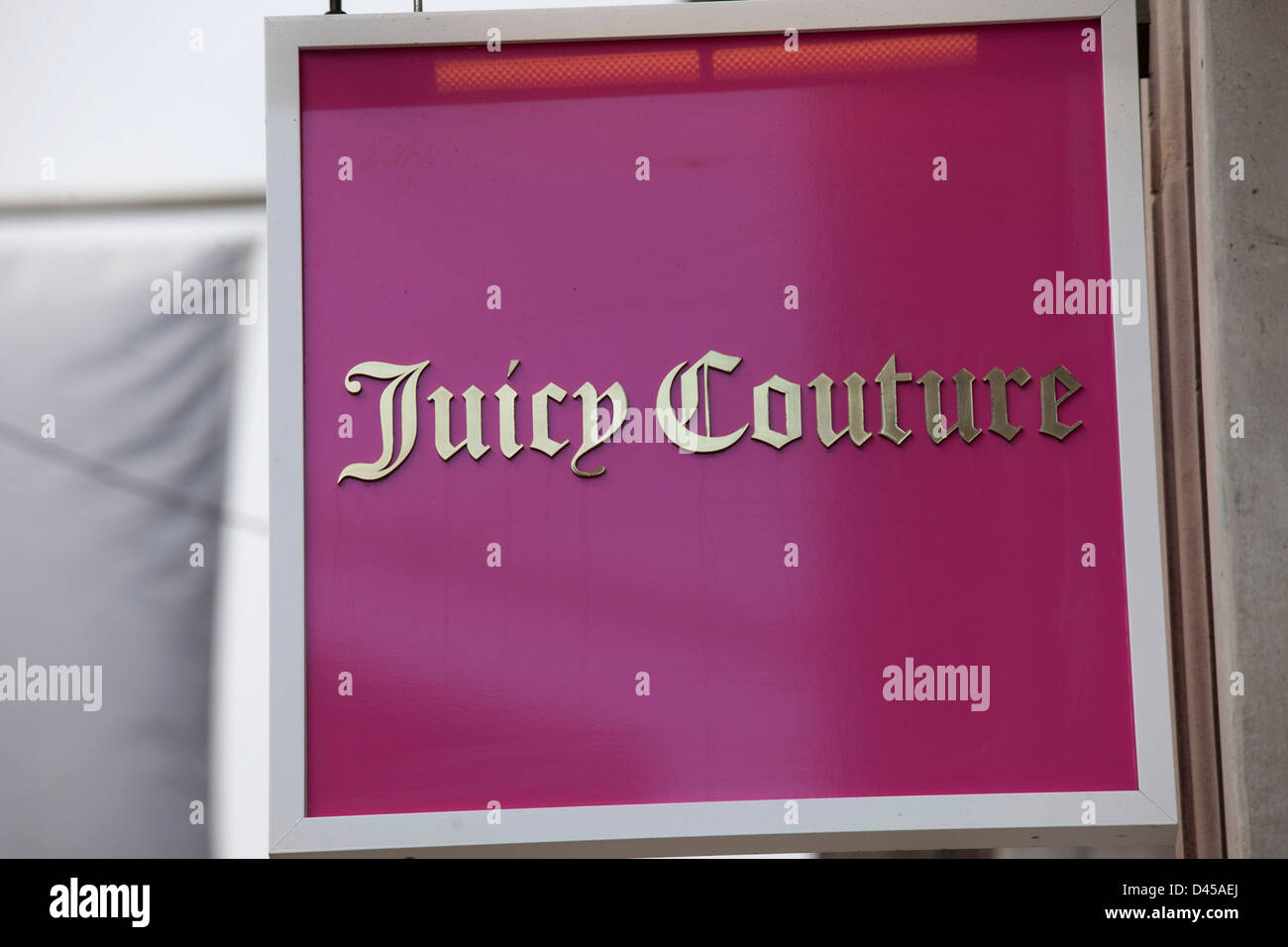 Juicy couture logo hi-res stock photography and images - Alamy