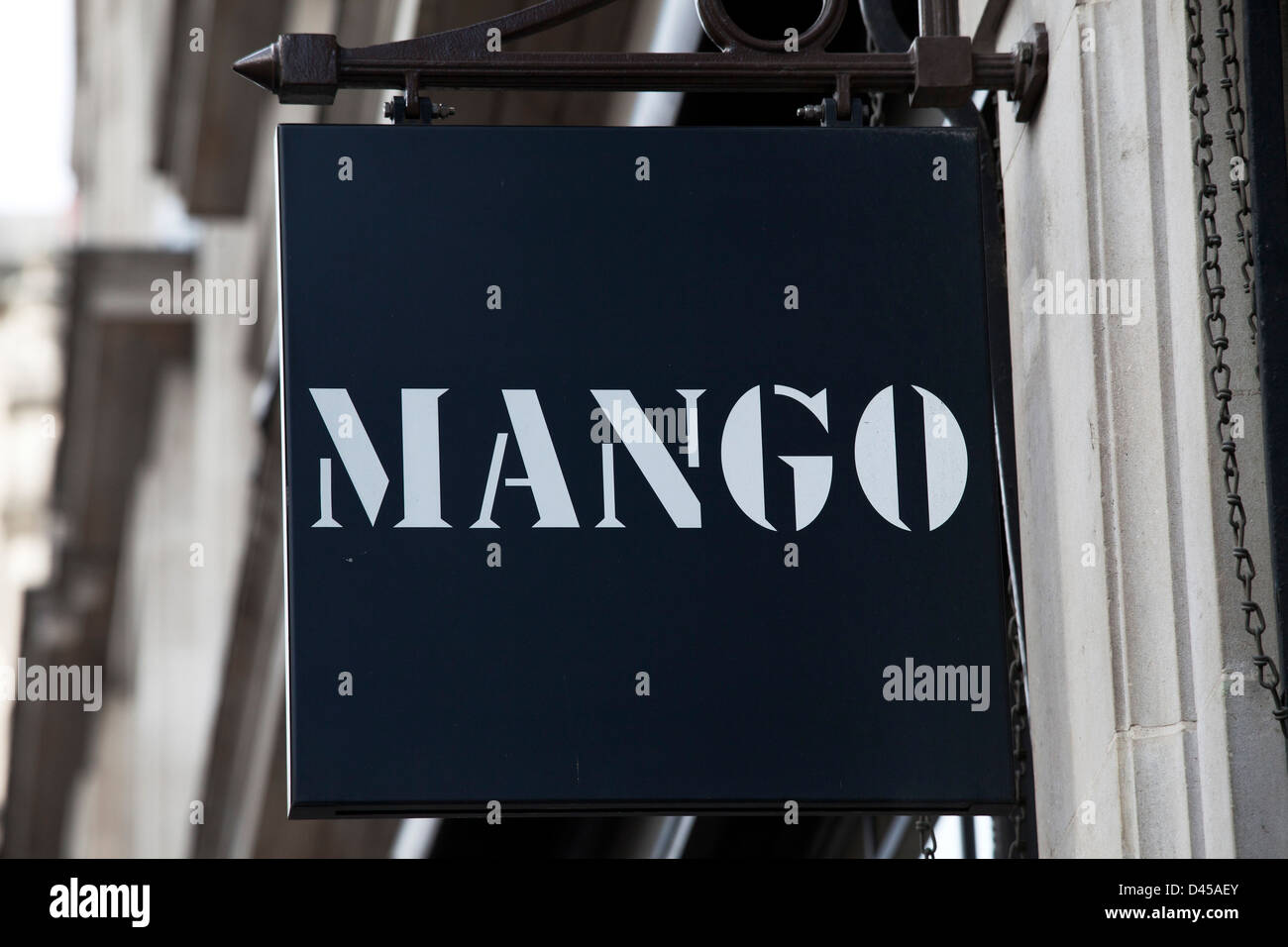 Sign for clothes shop Mango Stock Photo - Alamy