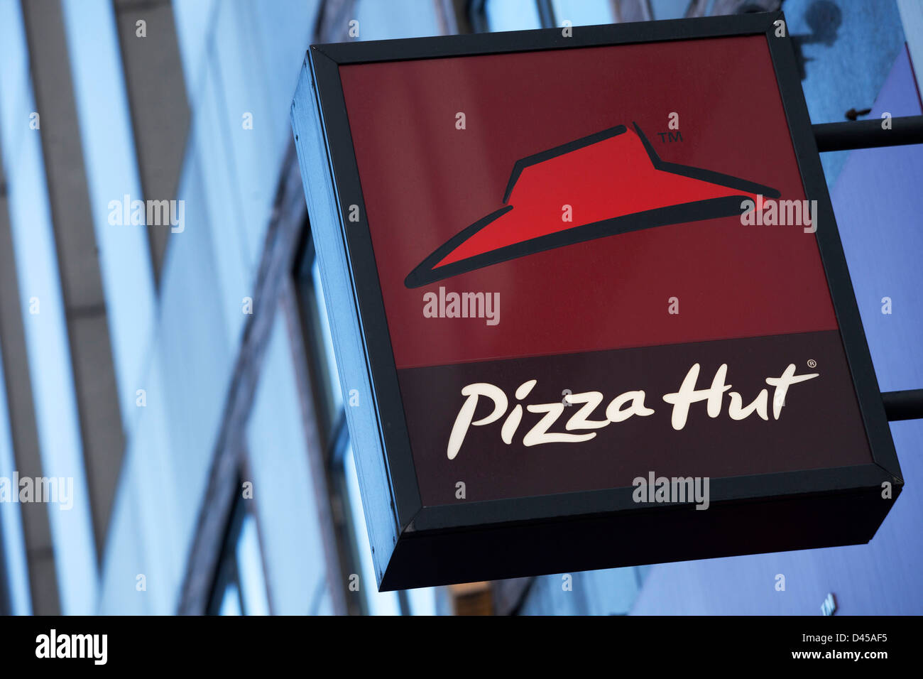 Pizza hut logo sign hi-res stock photography and images - Alamy