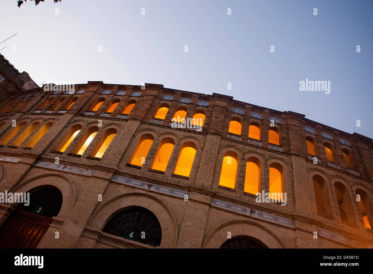 Arena de la arquitectura hi-res stock photography and images - Alamy