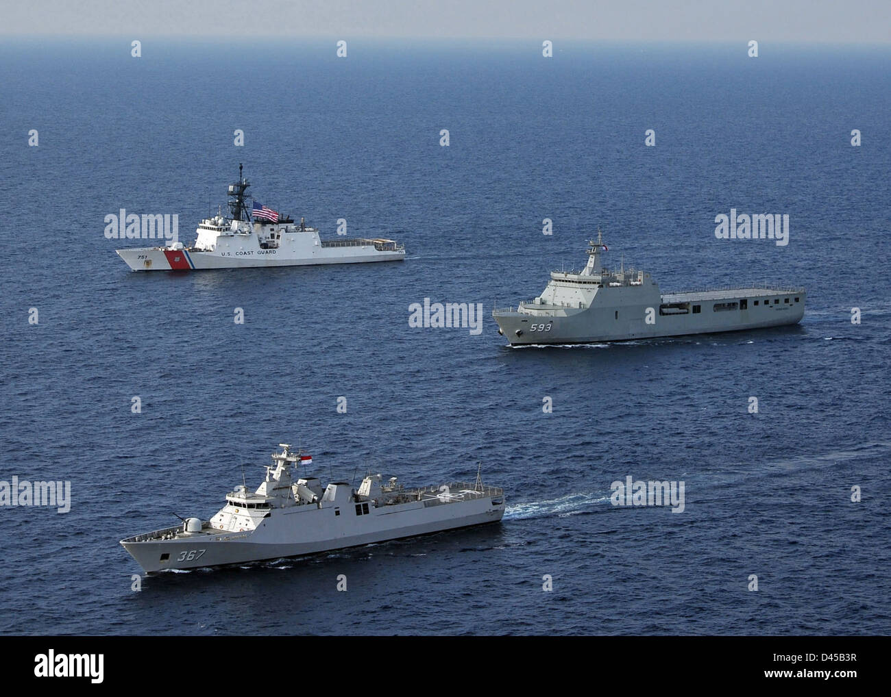 Indonesian navy ships hi-res stock photography and images - Alamy