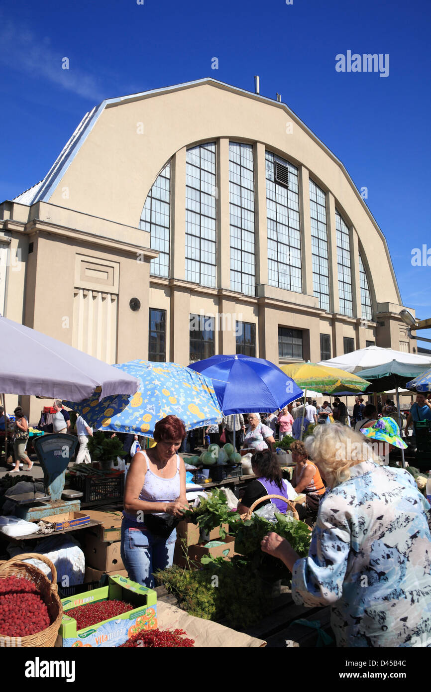 Market trader central market centraltirgus hi-res stock photography and ...