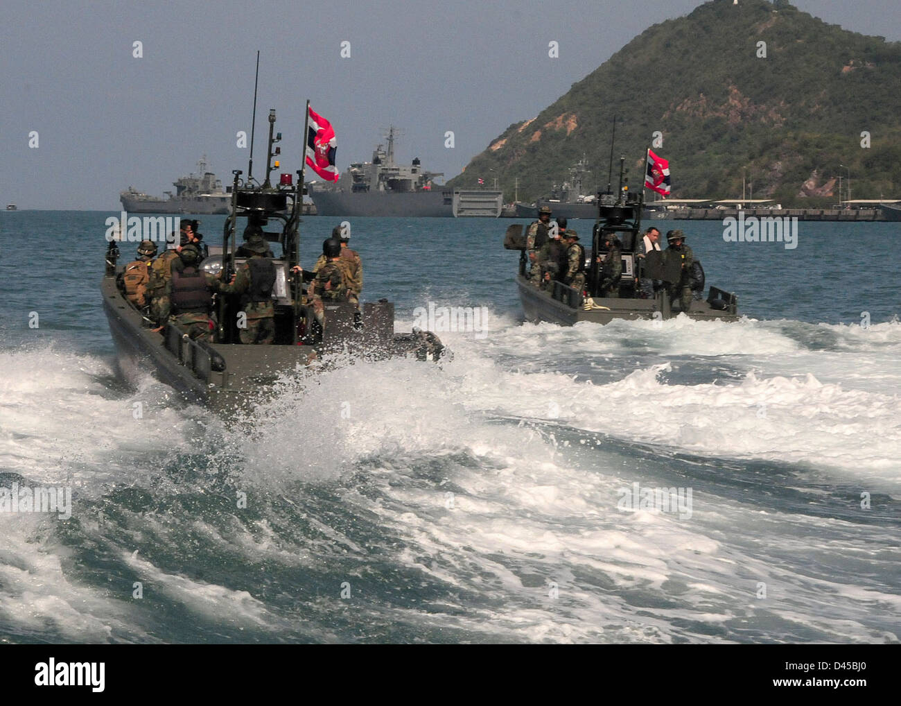 Royal Thai and U.S. Navy personnel train together Stock Photo - Alamy