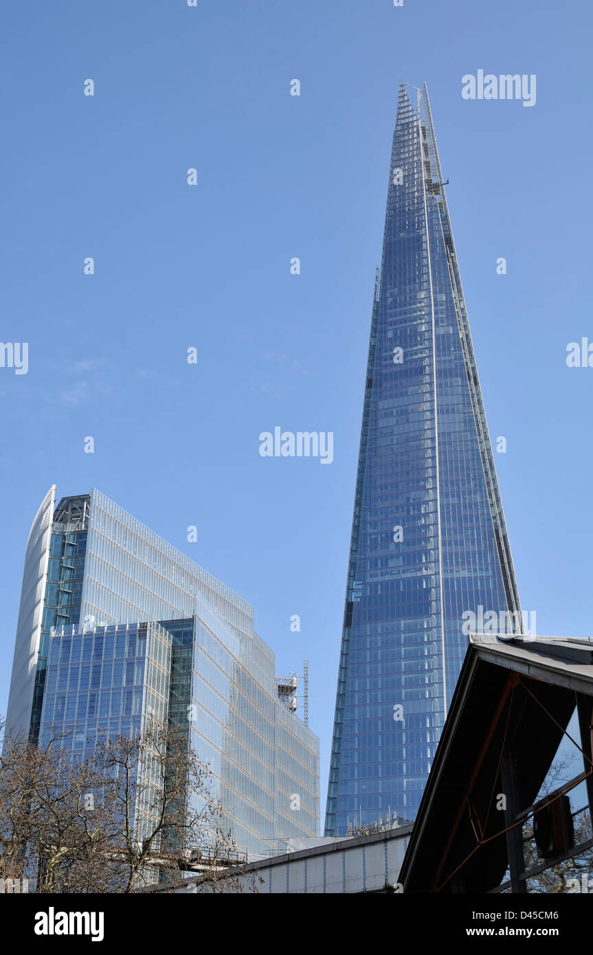 Steel structure for tall buildings hi-res stock photography and images ...