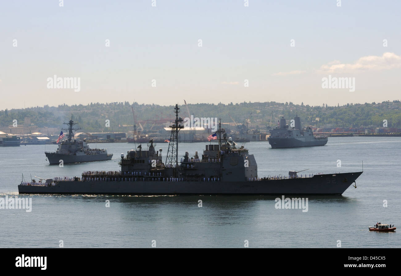 Seattle seafair parade of ships hi-res stock photography and images - Alamy