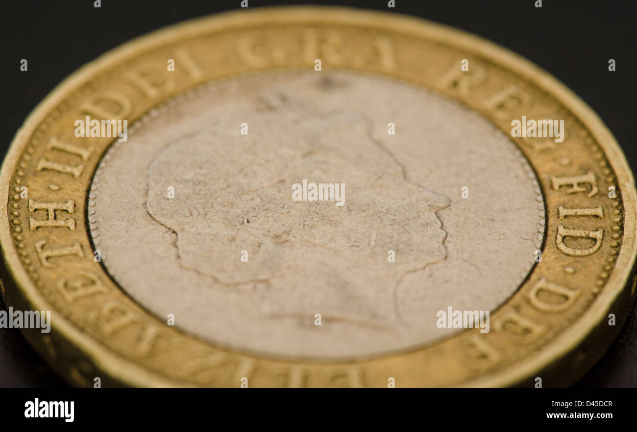 Two pound coin hi-res stock photography and images - Alamy