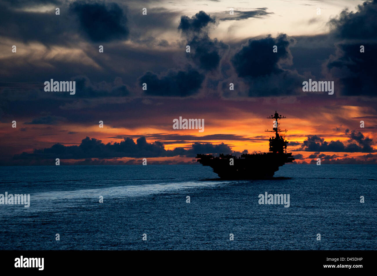 Uss george washington sunset hi-res stock photography and images - Alamy