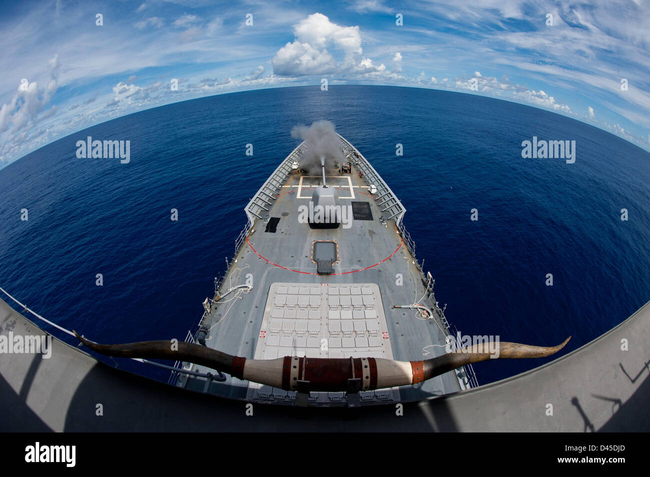 Guided missile cruiser uss cowpens cg 63 hi-res stock photography and ...