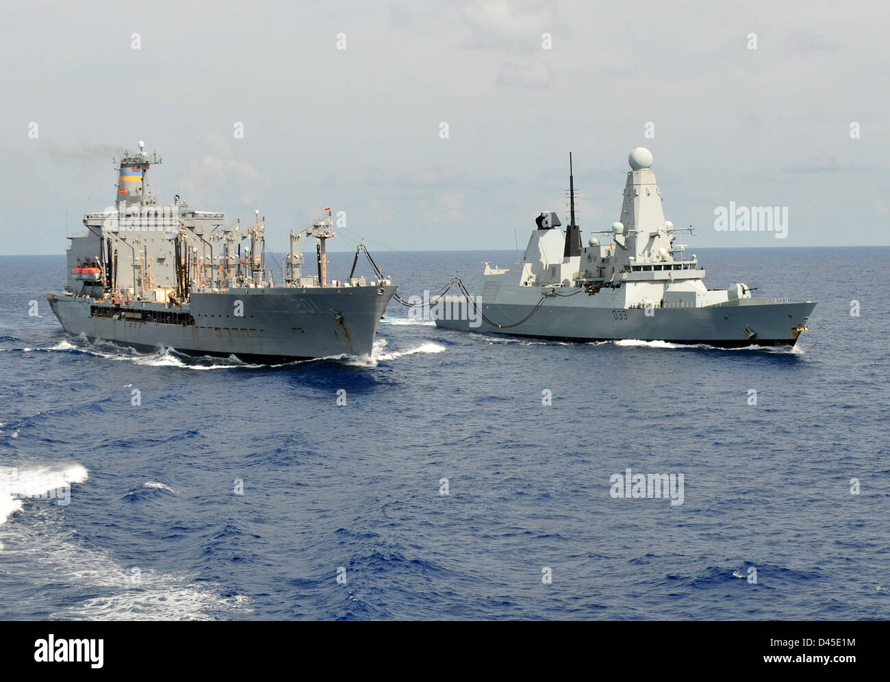 Royal navy ship hi-res stock photography and images - Alamy