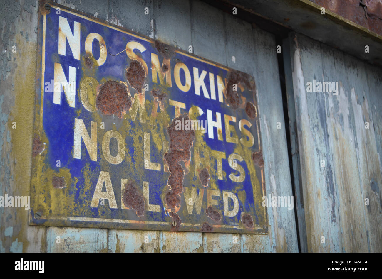 Old no smoking sign Stock Photo - Alamy