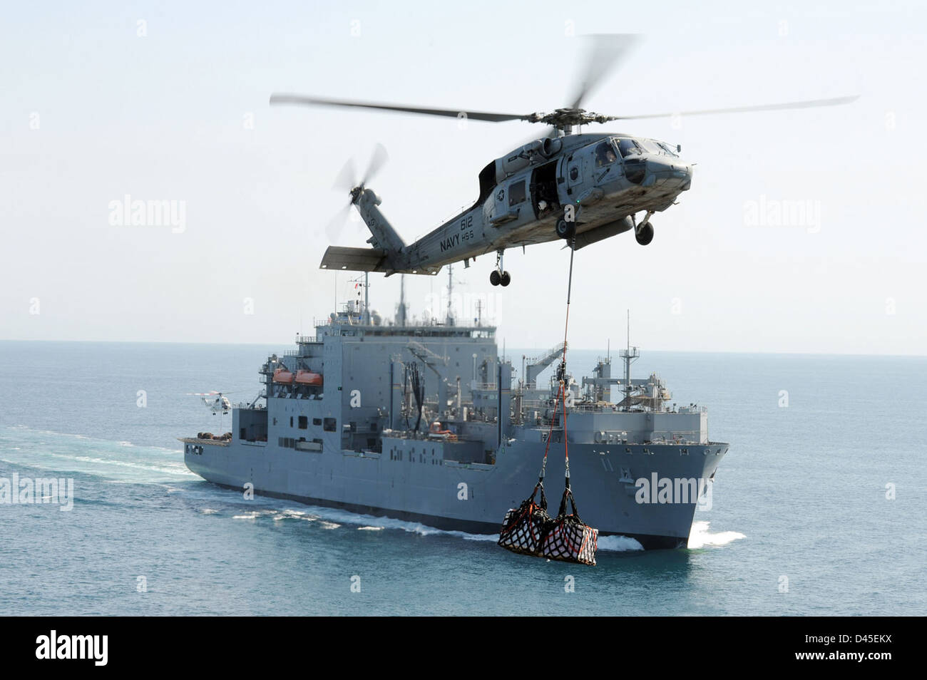 USNS Washington Chambers delivers supplies Stock Photo - Alamy